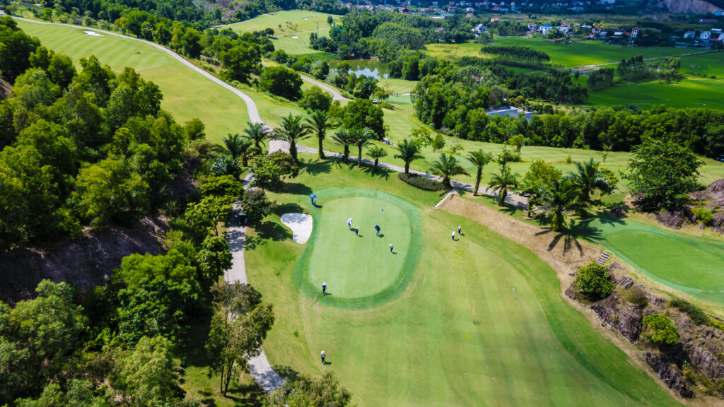 Sân golf Amber Hills tái sinh với “Green Reborn” – Khởi đầu cho mùa ...